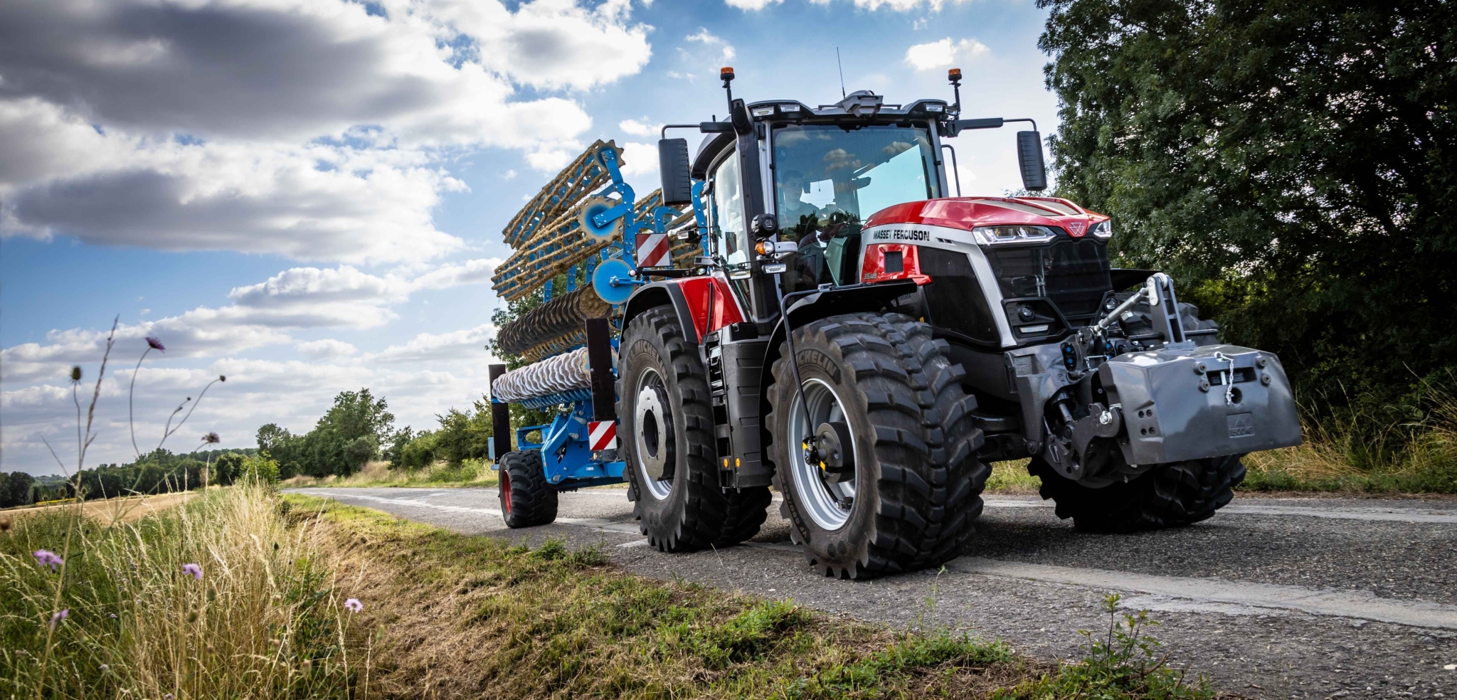 Massey Ferguson stellt auf der Agritechnica 2023 die Baureihe MF 9S vor ...